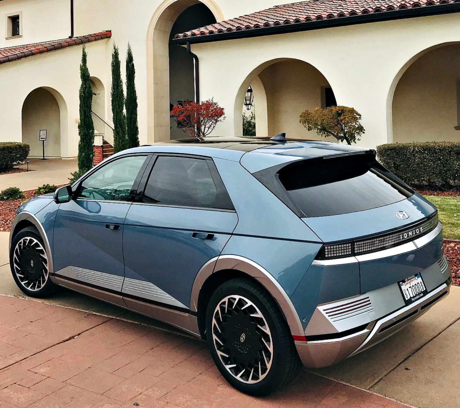 Ioniq 5 proficient all-electric SUV